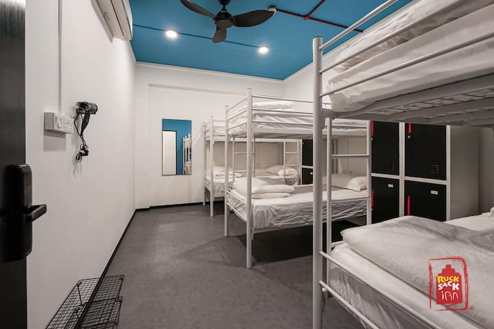 Downtown: Bed In 6 Female Dorm, 5 Mins Walk To Mrt - Singapore