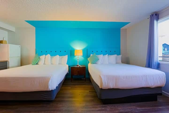 Premium 2queenbedwithkitchenette - Cannon Beach