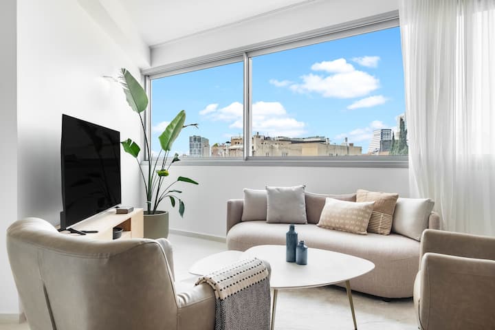 Mini Penthouse 4br Apt | 7min From Beach - Tel Aviv-Yafo