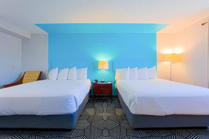 Coast River Inn 2 Queen Beds With River View - Cannon Beach, OR