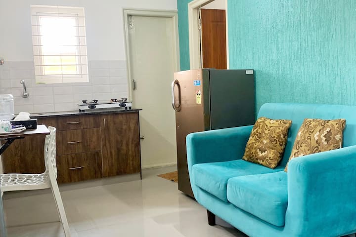 Homely 1bhk Flat W/ Kitchen, Balcony & Wifi Stay - Bengaluru