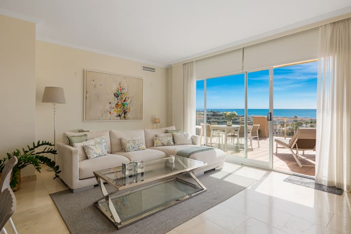 Bright 2br Apartment W/ Sea View & Pool - Estepona