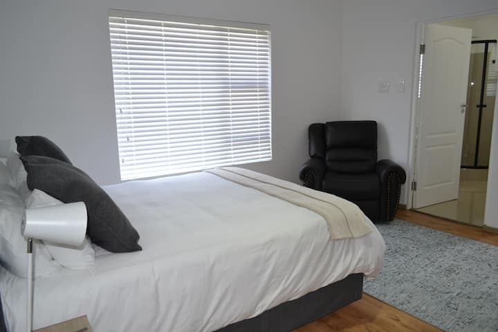 5 Kiaat Suites - Stilfontein