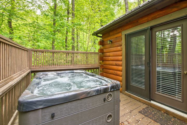 Bear Creek Falls Cabin In Maggie W/private Hot Tub - Maggie Valley, NC