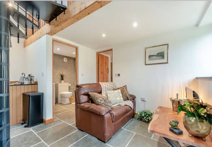 King's Mill Cottages-meadowsweet - Pembrokeshire