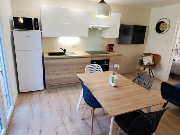 Joli Appart 2 Chambres + Parking - Château de Bellevue