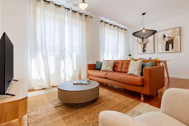 Charming 1-bedroom Flat In Algés - 리스본