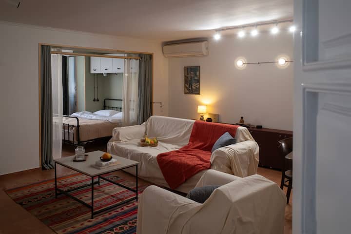 Cozy And Artistic Apartment - Tbilisi