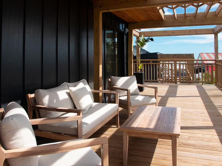 Seaside Coastal Modern Luxury Gem - Strand Hytte - Galveston, TX