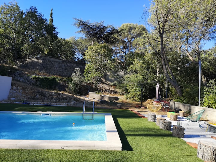 Maison Jardin 3200 M2 Et Piscine - ibis Styles Nimes Gare Centre