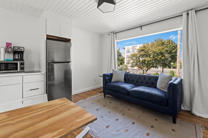 Stylish Studio In Walkers Point - Milwaukee, WI