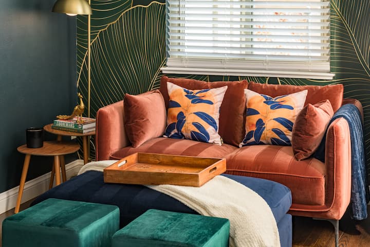 Jungle Haus! Hot Tub - Fire Pit - Fenced Yard! - Arvada, CO