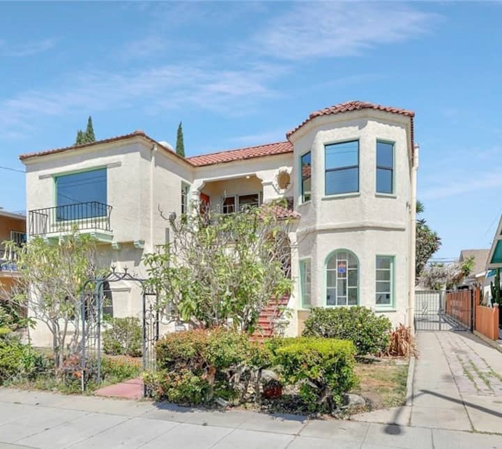 Spacious Urban Oasis - A Quick Walk To The Beach - Long Beach, CA