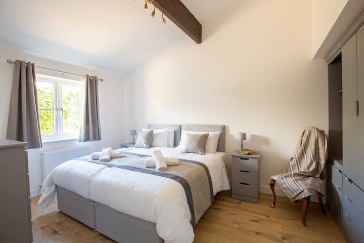 Modern Cottage, Cotswolds, Cirencester Stay - Bibury