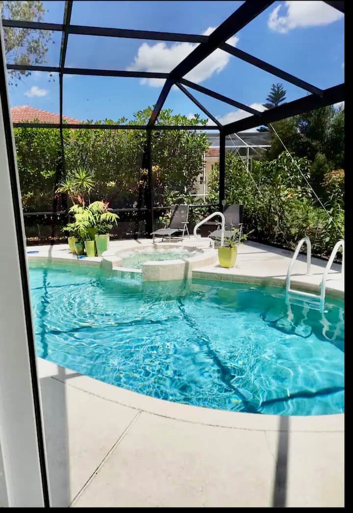 Beautiful Bonita- Heated Pool, Hot Tub-price Cut! - Estero, FL
