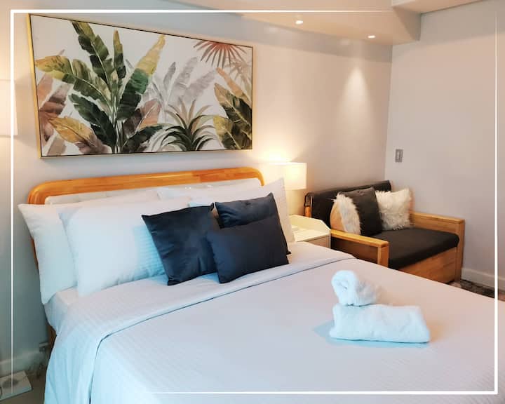 38 Park Deluxe Studio Unit, It Park Cebu -