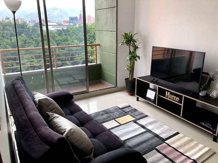 Cozy & Peaceful / Fast Wifi / Great View/ Laureles - Medellín