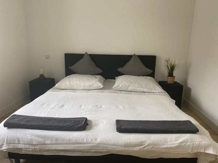 Modern 2-room Flat | Family & Group Friendly - 埃森