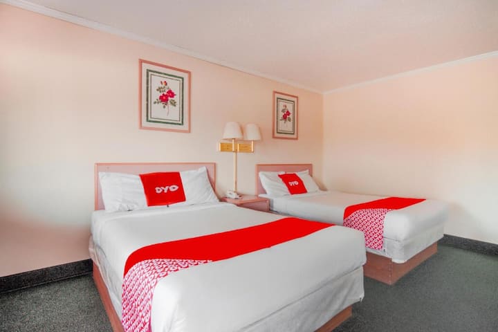 Hotel Durham West Hills 2 Full Bed - Hillsborough, NC