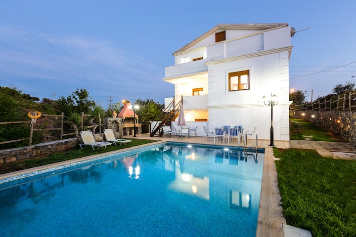 Villa Eleftheria Serenity: Pool & Jacuzzi - Griechenland