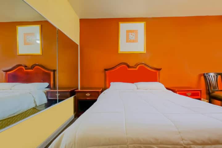 Hi Way Motel King Bed - Homewood, IL