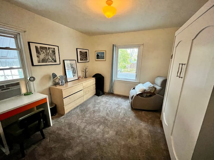 Entire Cute 1930s Vintage Home - Benicia, CA
