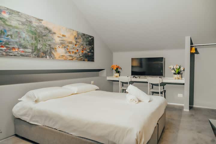 Home Artist's Jenner 29 / 3 - Milão