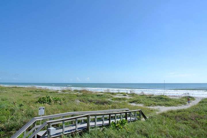 Spanish Main 2/2 Direct Ocean View Condo - Merritt Island, FL
