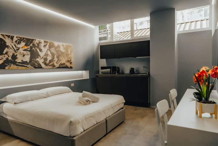 Home Artist's Jenner 29 / 6 - Milano