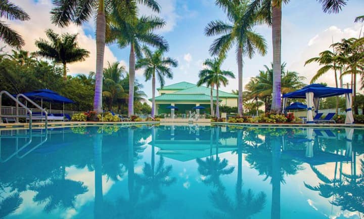 Doral Pool 404 By Wave Properties - Doral, FL