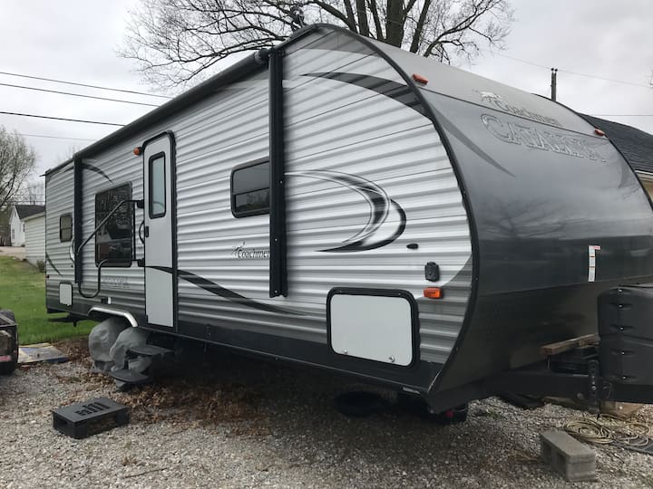 Camper Stay - Evansville, IN