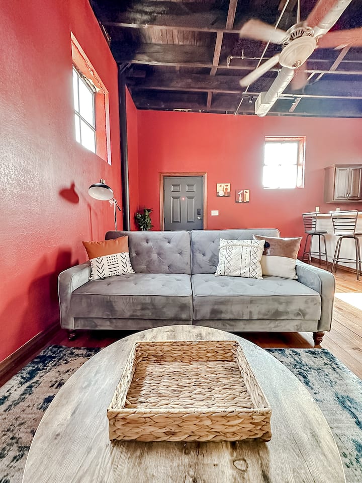 Sleepover | Extraordinary 2bd/1ba Condo - Sgf - McDaniel Lake, MO