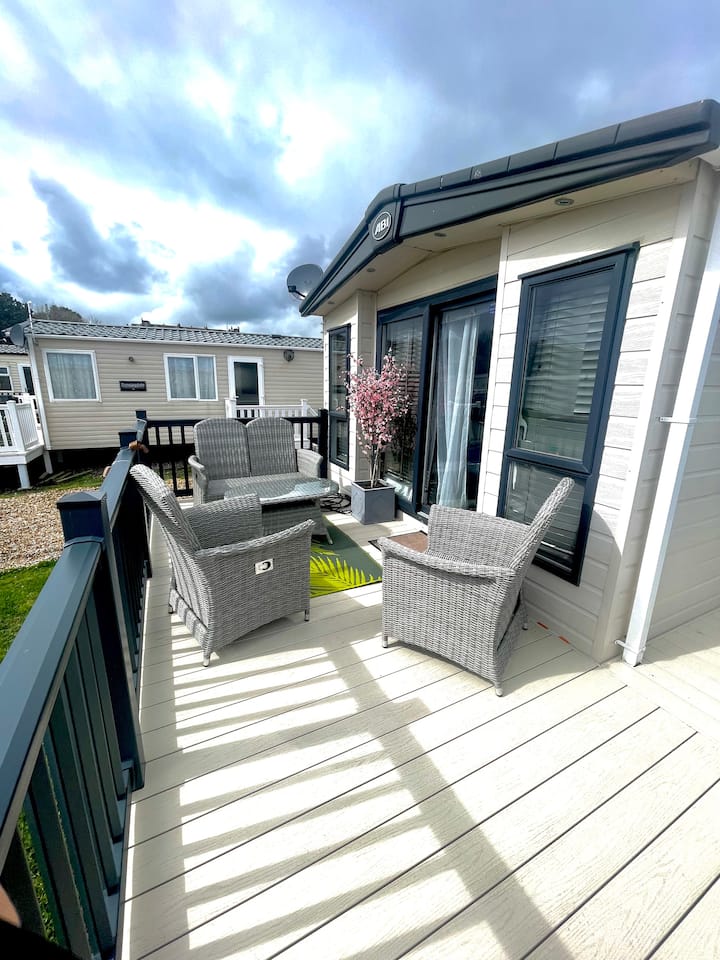 Mini Lodge, Holiday Home. - Lowestoft