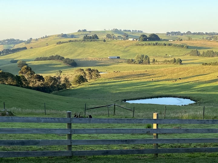 Stunning Country Views Cottage - Korumburra