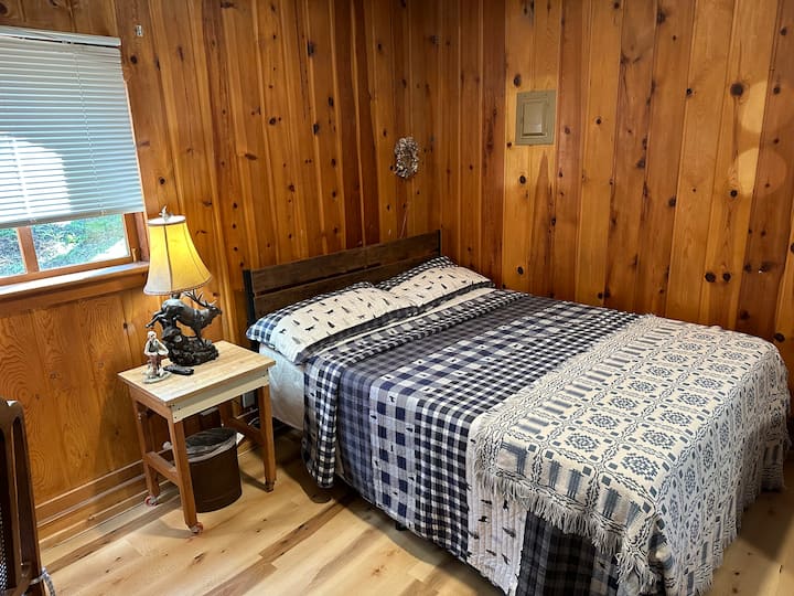 Utah Cabin- Whidbey Cabins - Whidbey Island, WA