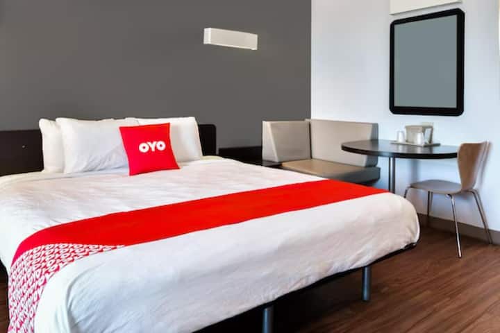Hotel Valdosta Ga I-75 King Bed Accessible - Valdosta, GA