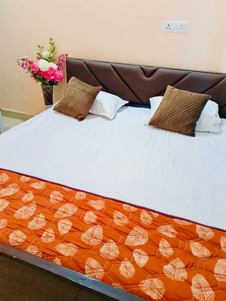Grand Hotel Inn Ac Single Bed - Gaya