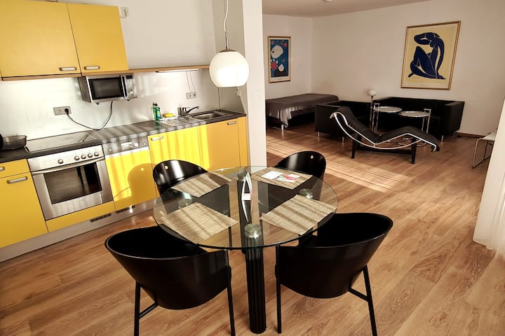 2-zimmer Balkonwohnung - Berlin
