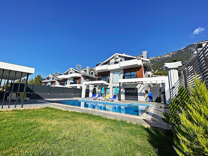 Nokta Park I 4+1 Havuzlu Villa - フェトヒエ