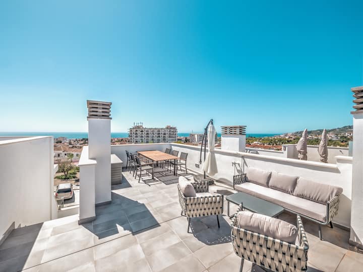 New Luxurious House With Rooftop Terrace And Pool - Nerja