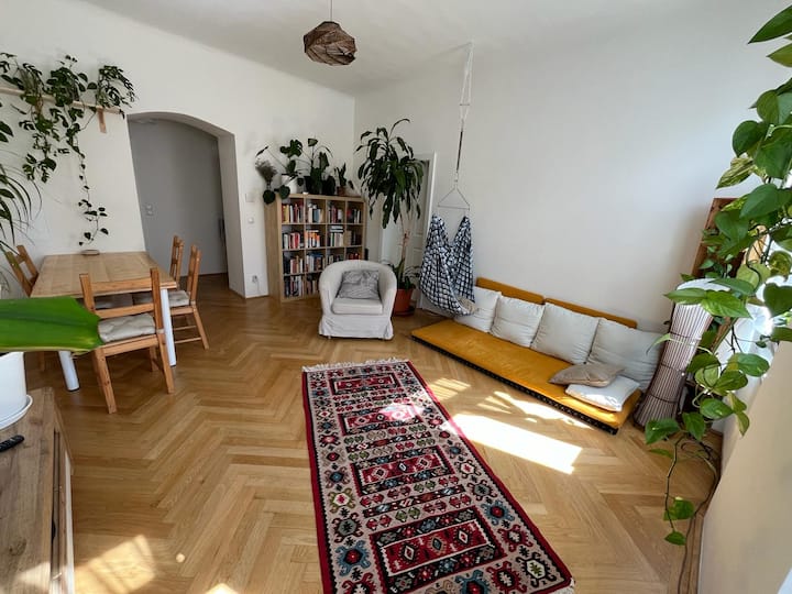 Beautiful Bright Flat Near City Center - Wien