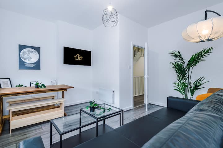 Modern, New, Apartment, Sleeps 8, Wifi - 리버풀