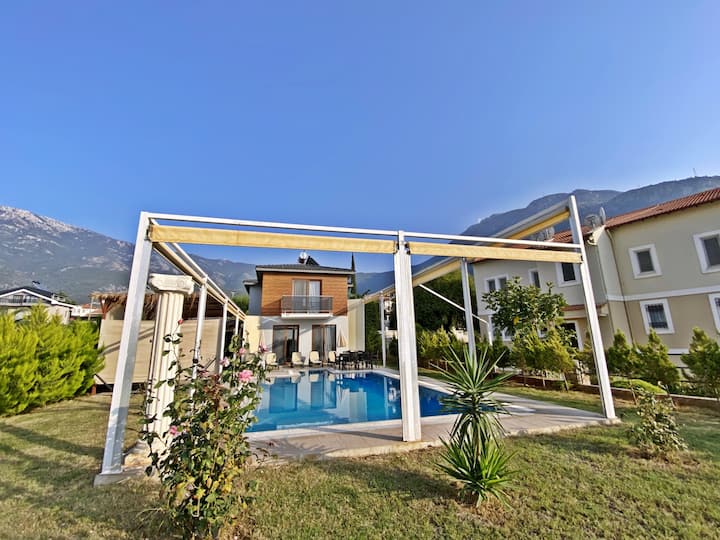 Nisa 4+1 Korunaklı Havuzlu Villa - Ölüdeniz