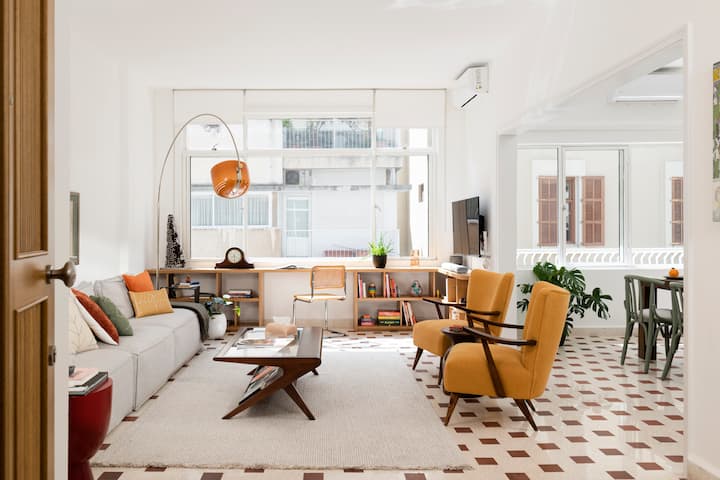Gemmayzeh Retro Glam 2br Apt - Beirut