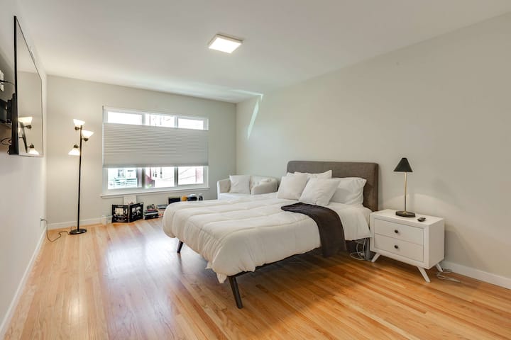 Master Suite + Private Bath + Rooftop Oasis - San Francisco, CA