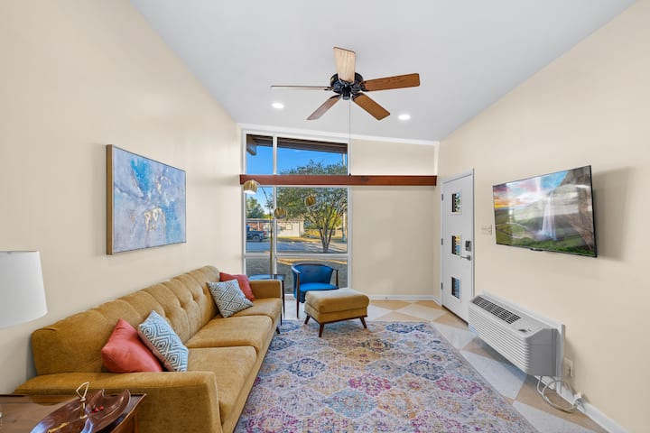 Unique And Cozy Home For Temporary Living. - Bryan, TX