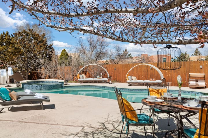 Heated Pool! Ski Discounts! Hot Tub, Family Oasis - Santa Fe, NM