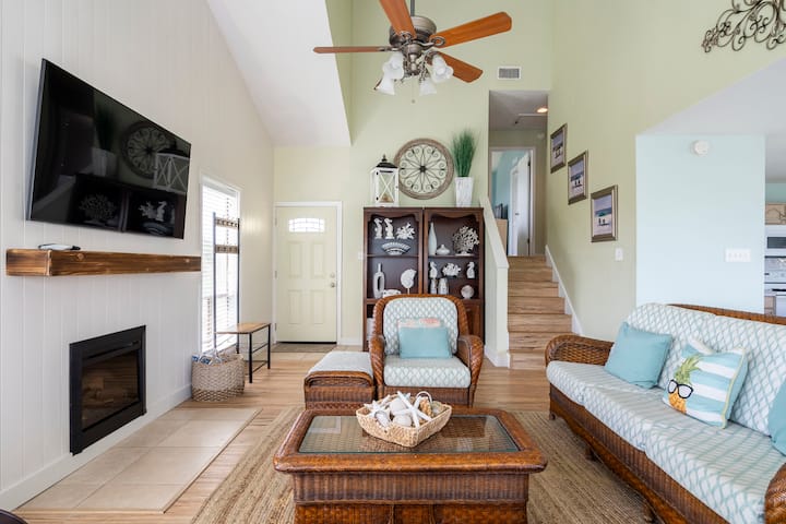 Clean! Spacious, Fast Wifi, 7min Walk To Beach - Jamaica Beach, TX
