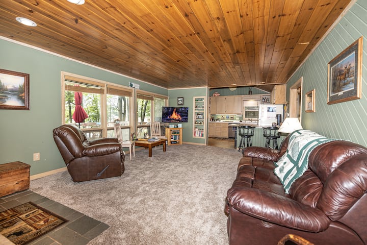 Check's Cozy Cabin On Kawaga! - Minocqua, WI