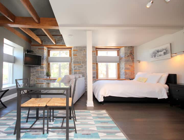 Kemptville Suites ~ King Suite 4 - Kemptville